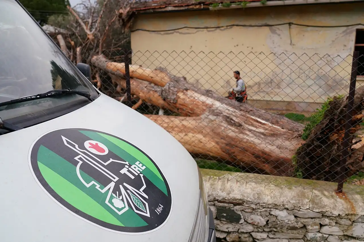 Tire Belediyesi Ekipleri, Fırtına Mesaisinde